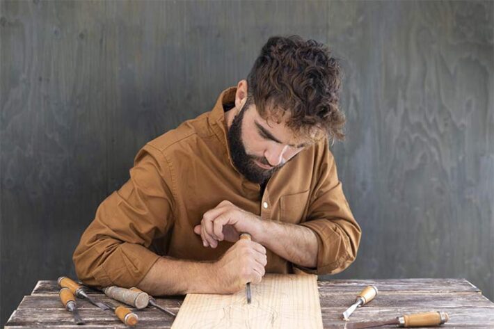 How to Get a Carpentry License in the U.S. by State