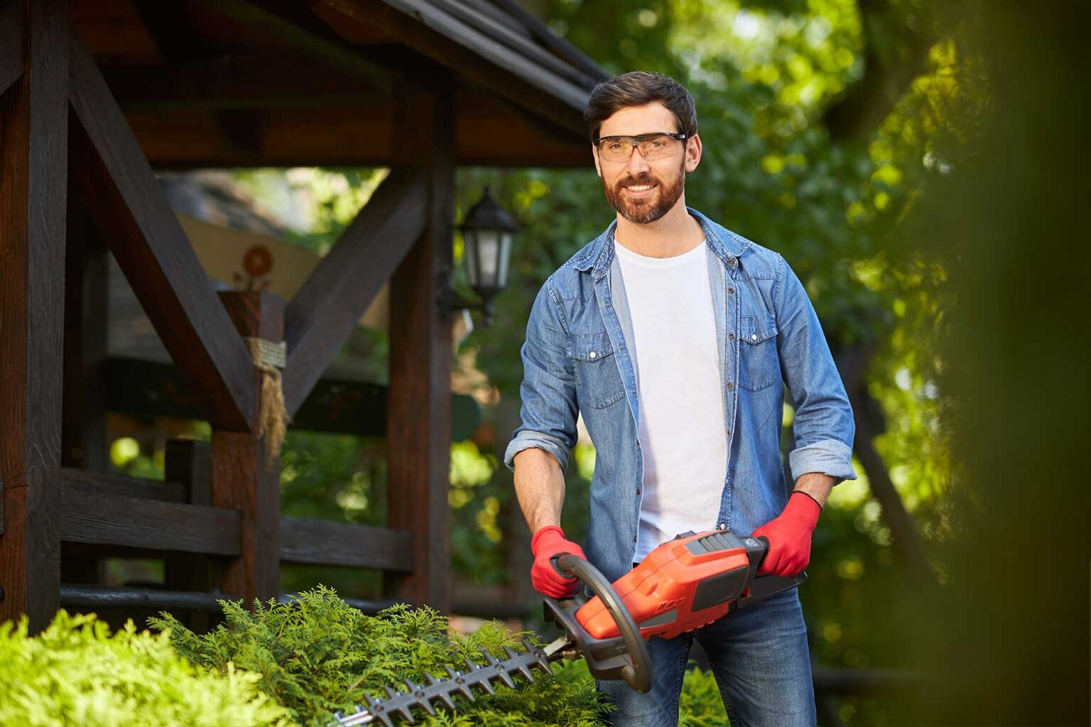 How To Price Landscaping Jobs: 4 Steps Guide - Invoice Fly