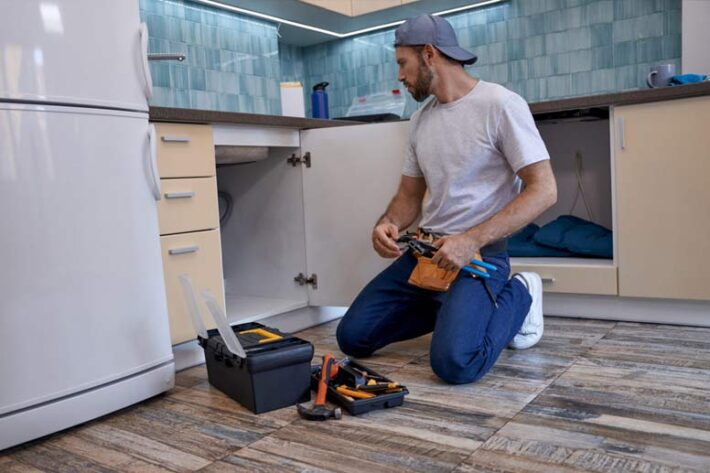Handyman Salary Guide in US 2025 by State & Experience