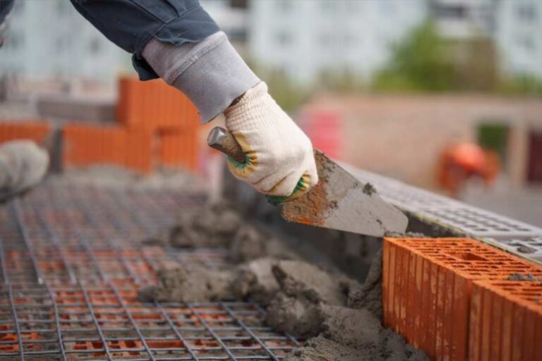 How Much Do Construction Workers Make? U.S. 2026 Salary Guide