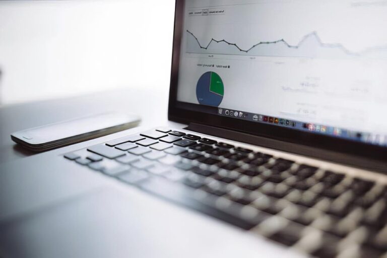What Is Gross Margin? Formula, Examples & How to Calculate – Invoice Fly